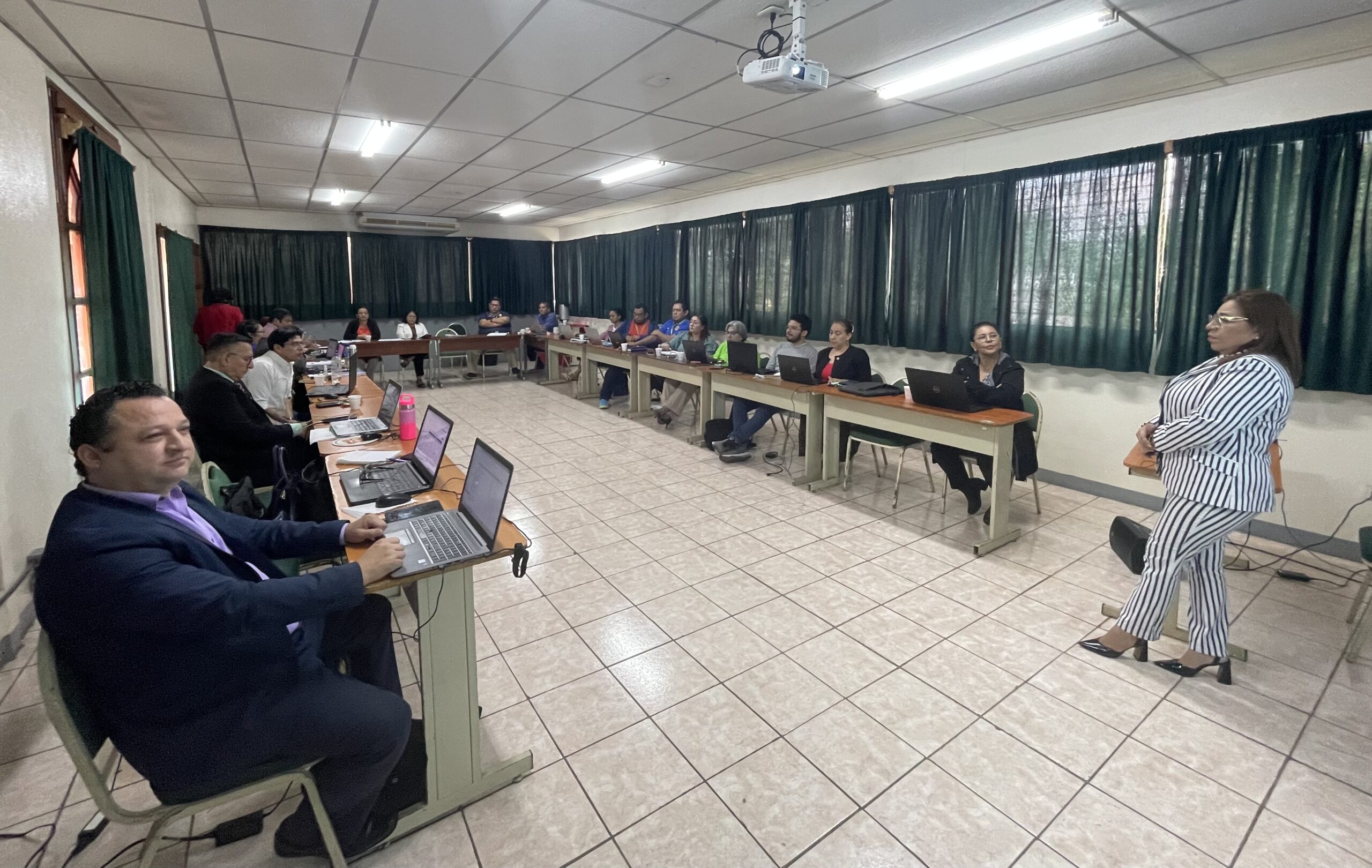 Campus León – Universidad de Ciencias Comerciales